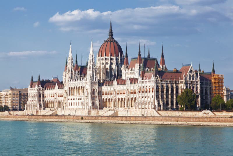 Bâtiment Du Parlement Hongrois à Budapest Photo stock - Image du ...