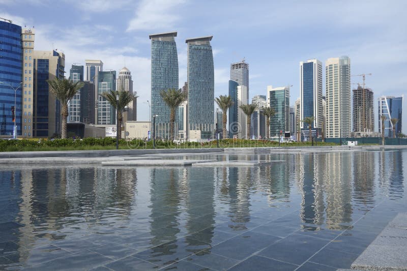 Bâtiments Et Parc Modernes Sheraton Image stock éditorial - Image du ...