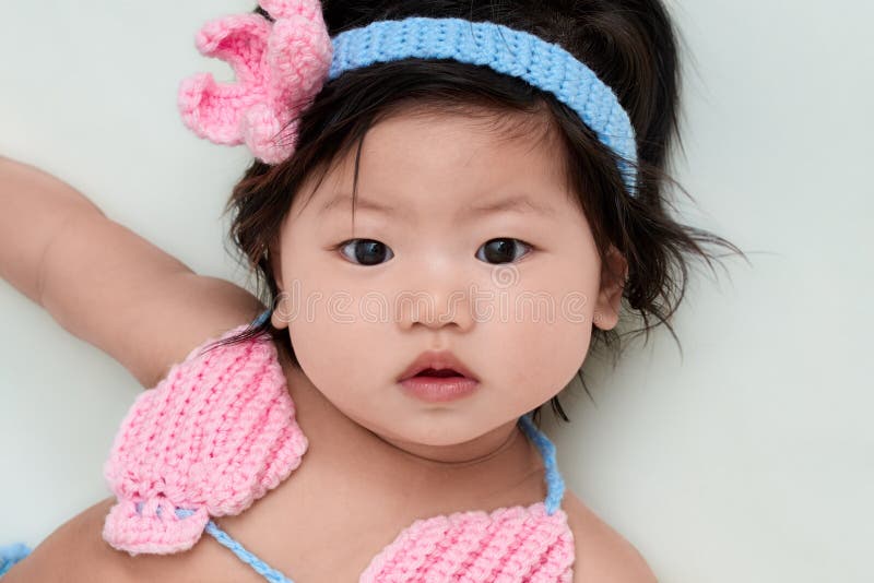 Bébé Chinois Asiatique Mignon Photo stock - Image du attrayant ...