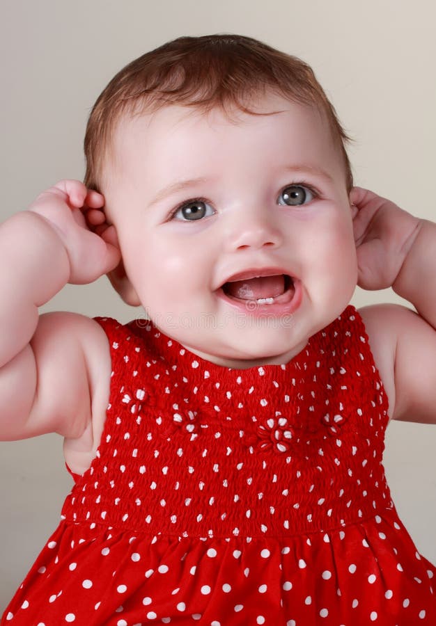 Bébé heureux image stock. Image du verticale, fermer - 11416299