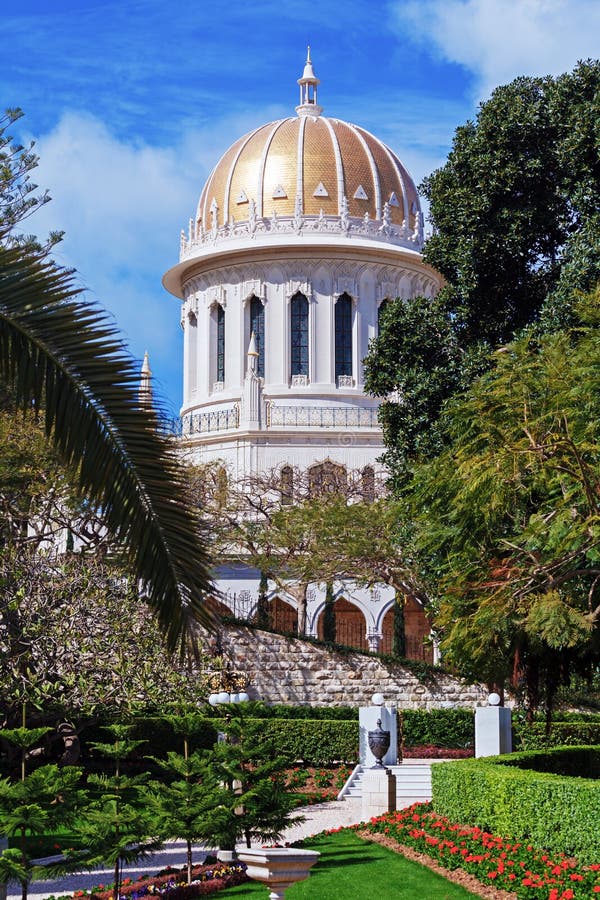 Bab Shrine Dans Le Jardin De Bahai Image stock - Image du tombeau, été ...