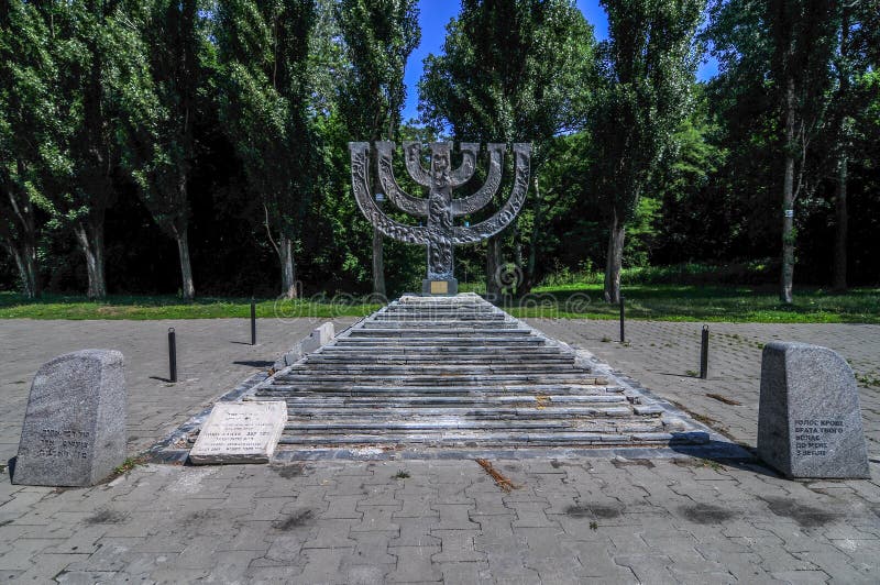 La Estatua Del Menorah Por El Knesset, Jerusalén, Israel Imagen de ...