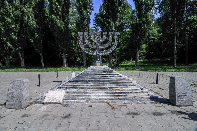 Babi Yar Menorah Monument in Kiev Redactionele Foto - Image of mekka ...