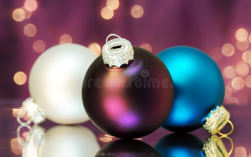 Babioles photo stock. Image du pourpré, babiole, brouillé - 16278578