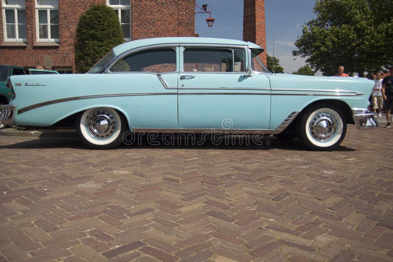 Baby blauwe auto redactionele stock afbeelding. Image of eeuw - 48312459