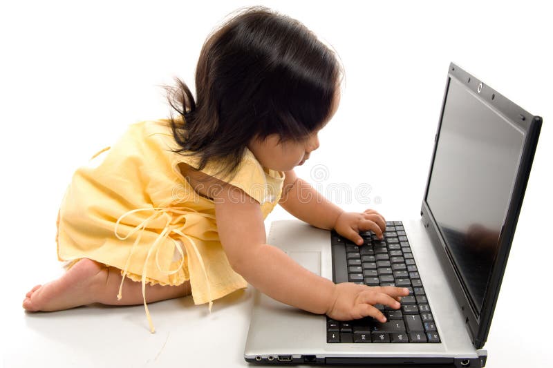 Baby en Computer stock afbeelding. Image of concentraat - 15974299