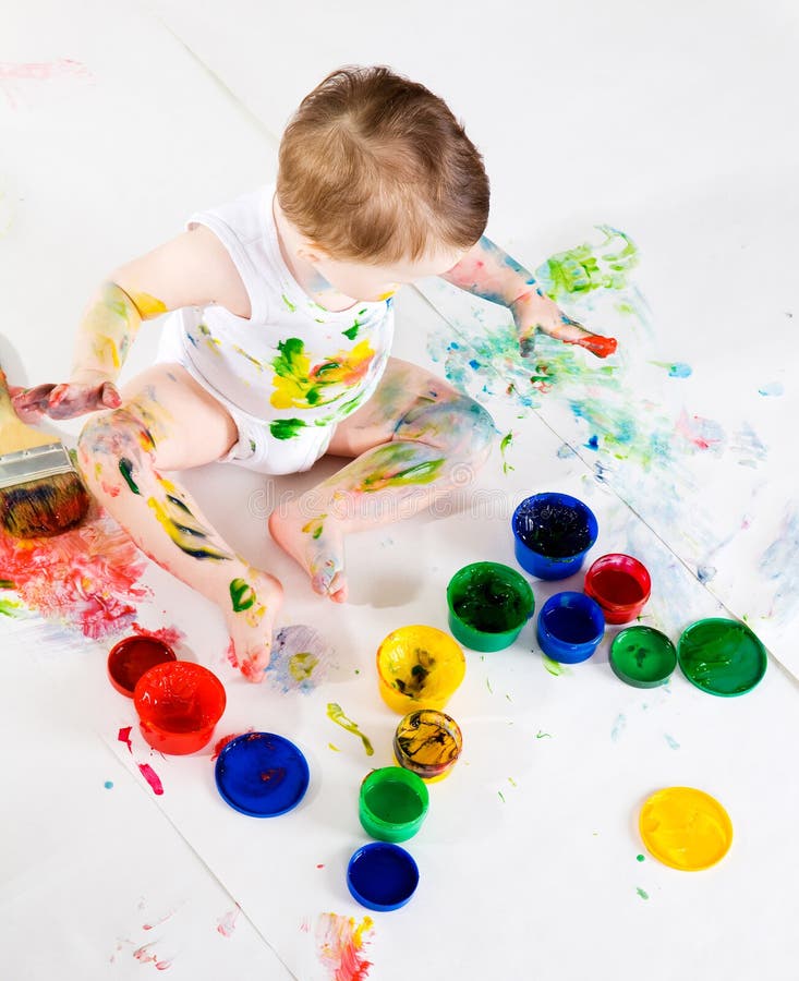 Baby en verven stock foto. Image of leeftijd, kind, activiteit - 34217108