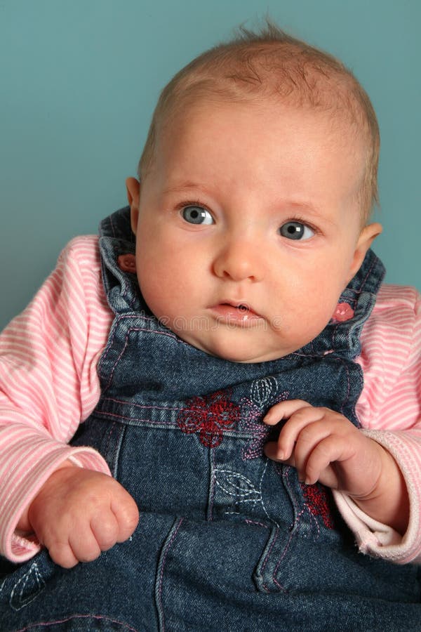 Baby im Studio stockbild. Bild von elternschaft, rein, neugeboren - 823253