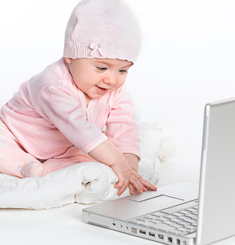 Baby met computer stock foto. Image of leuk, monitor - 11541192