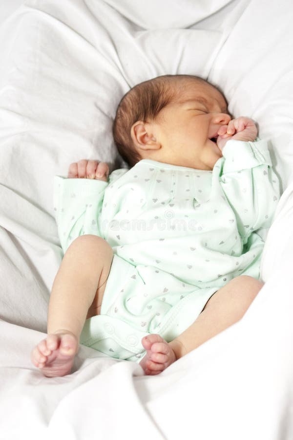 Babyviel aufhebens machen stockfoto. Bild von neugeboren - 16594108