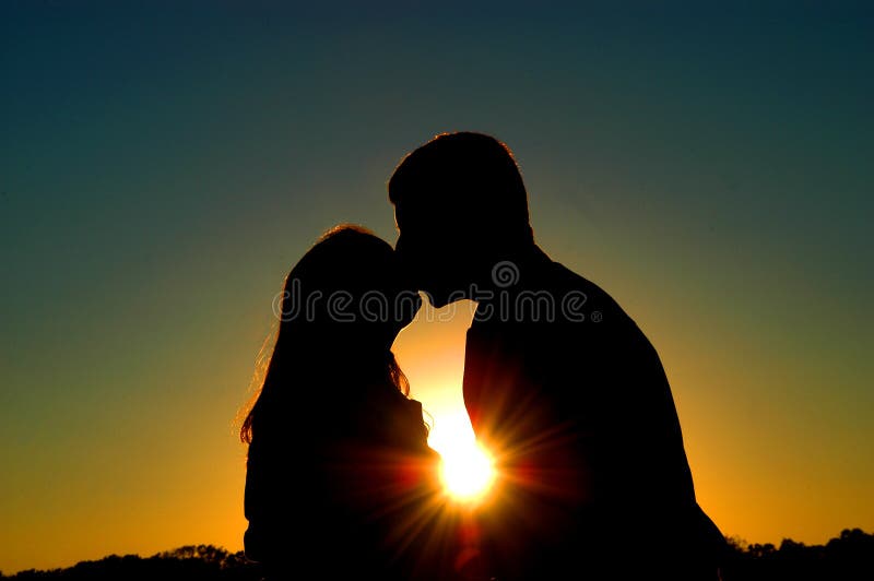 Bacio della siluetta immagine stock. Immagine di bestemmia - 1832811