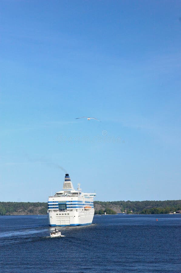 Back of cruise ship stock photo. Image of liner, back - 72254746