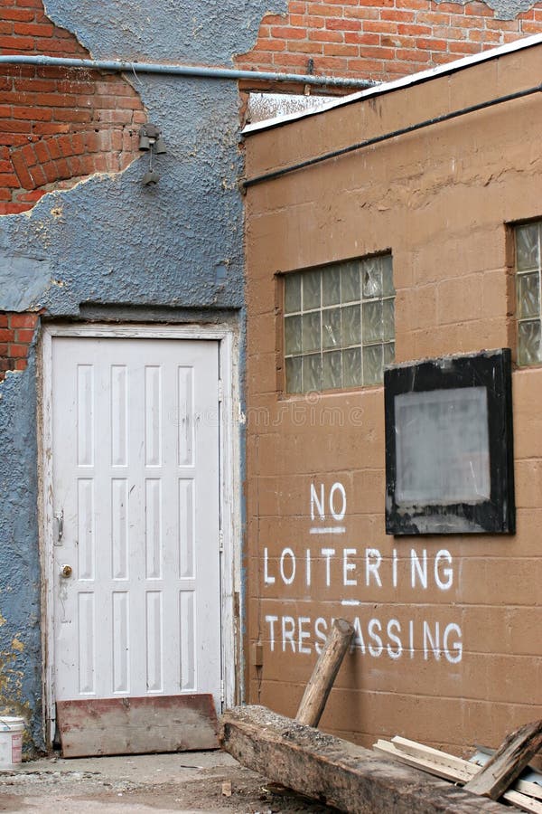 Back Door Alley & Steps Stock Photo - Image of dirty, eerie: 30034200