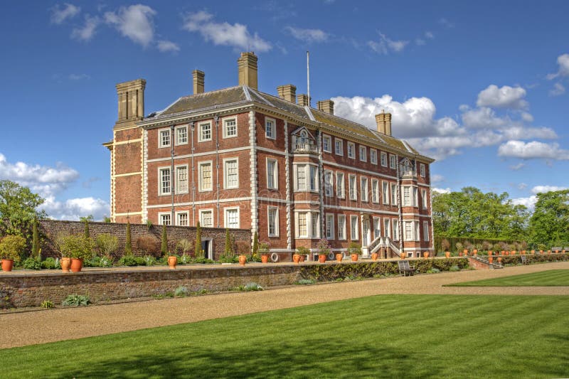 Hampton Court Palace stock image. Image of antique, history - 21203663