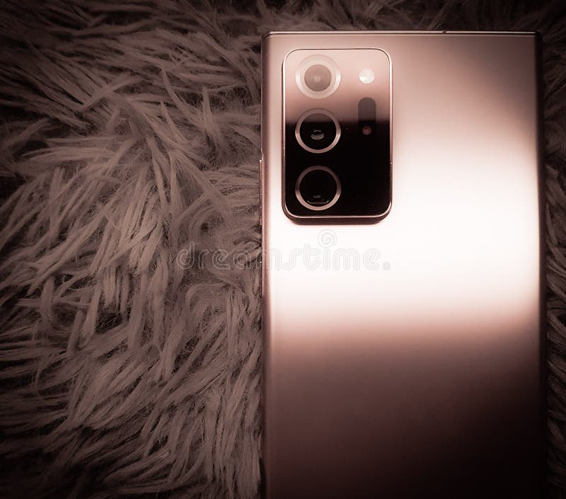 Back Side of Samsung Galaxy Note 20 Ultra Stock Photo - Image of hand ...