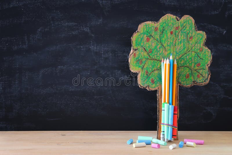 Back To School Banner. Tree of Knowledge and Pencils in Front of ...