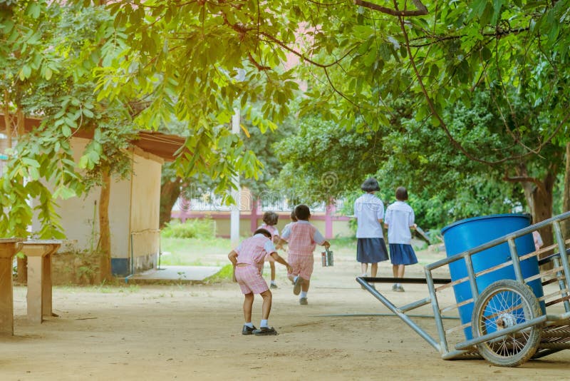 Back View of Kindergarten Students Run Back To the Classroom Editorial ...