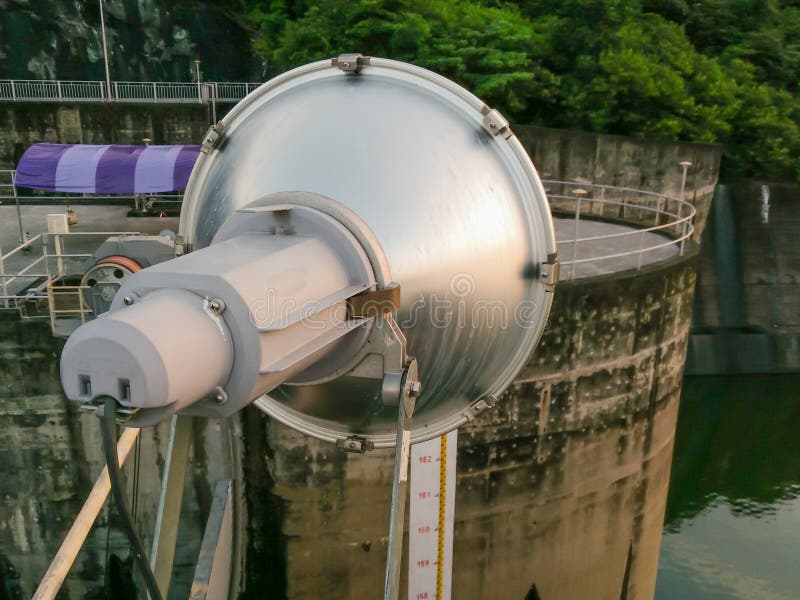 Back View Outdoor Spotlight Stock Photo - Image of high, park: 78714828