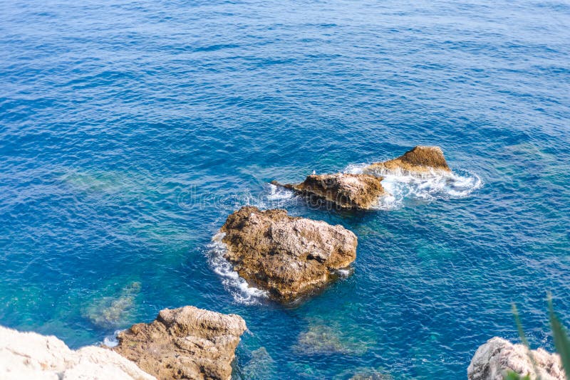 Background of Transparent Sea Water and Bottom, with Stones and Waves ...