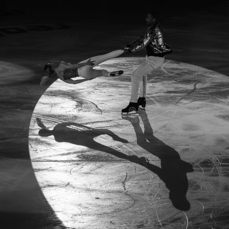 Couple shadow on the beach stock image. Image of shadow - 138877167