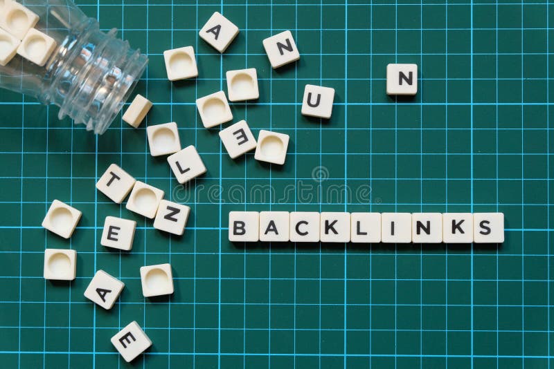 Backlinks Word Made of Square Letter Word on Green Square Mat ...