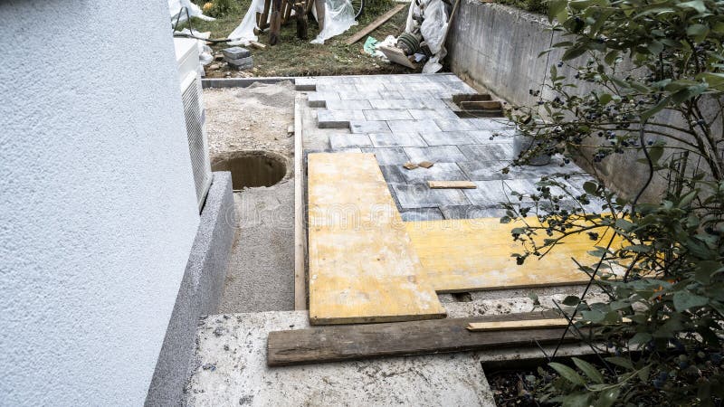 Backyard Paving in Progress Stock Image - Image of stone, hole: 362023629