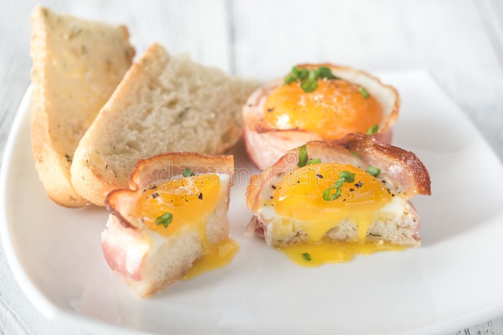 Bacon and Egg Muffin: Cross Section Stock Photo - Image of macro ...