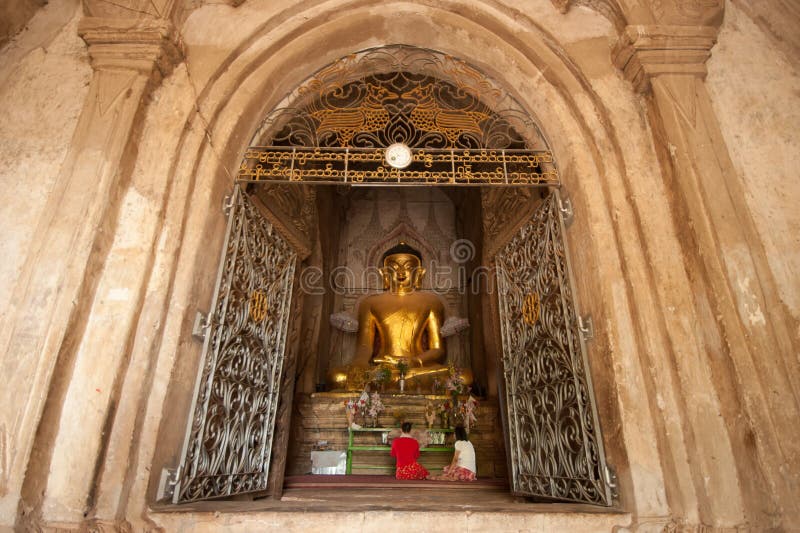Interior Do Templo De Dhammayangyi, Bagan, Myanmar Fotografia Editorial ...