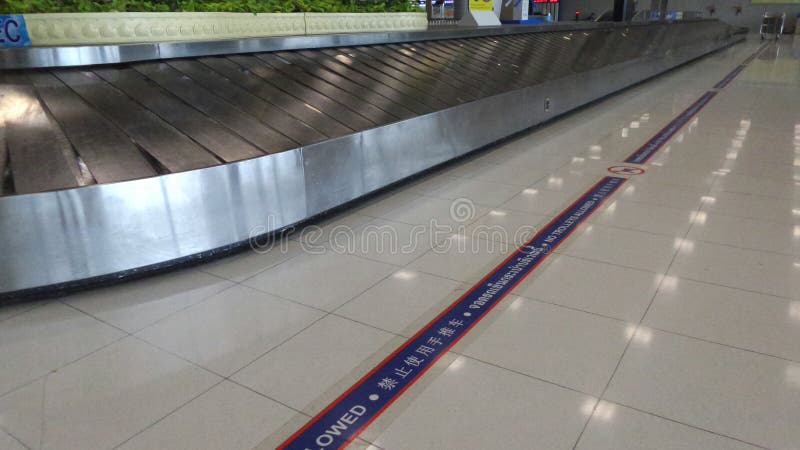 Multi Level Baggage Carousel Stock Photos - Free & Royalty-Free Stock ...