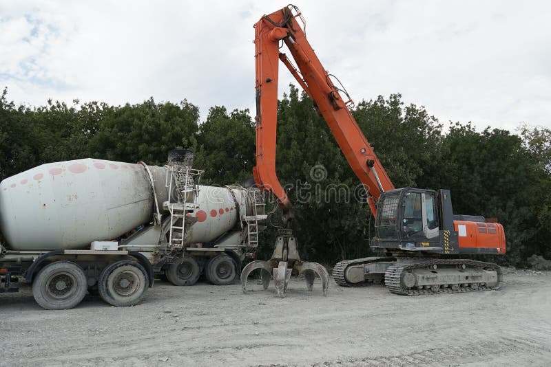 Bagger, Mischer stockfoto. Bild von standort, hoch, kleber - 68263286