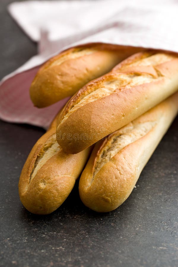 Baguettes franceses foto de stock. Imagem de franceses - 18393240
