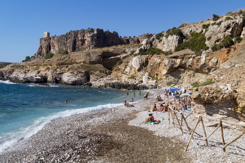 Macari imagen editorial. Imagen de italia, agua, piedra - 104013560