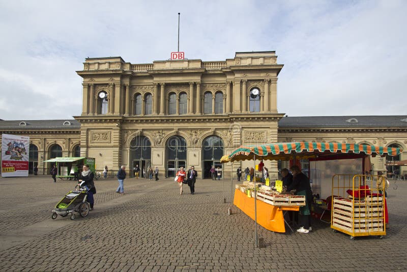 Bahnhof Mainz redaktionelles bild. Bild von verkaufen - 41090430