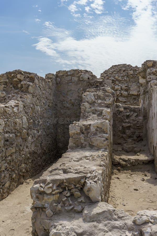 Bahrain - a Ali - Dilmun Burial Mounds Ruins Stock Photo - Image of ...