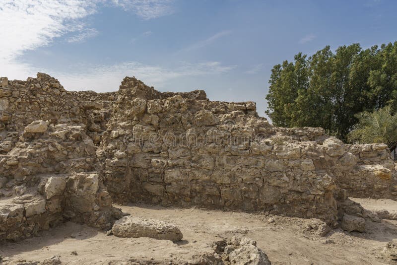 Bahrain - a Ali - Dilmun Burial Mounds Ruins Stock Photo - Image of ...