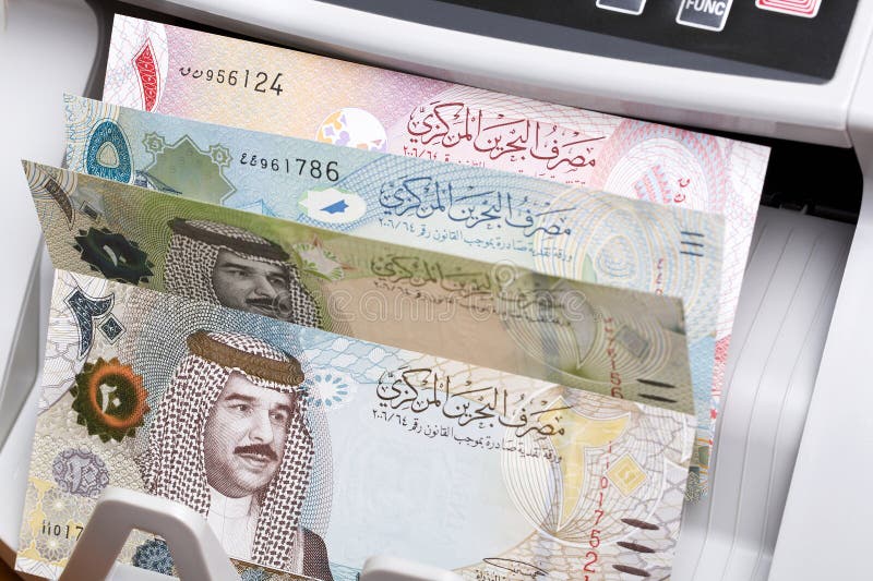 Bahraini Dinar in a Counting Machine Stock Photo - Image of counting ...