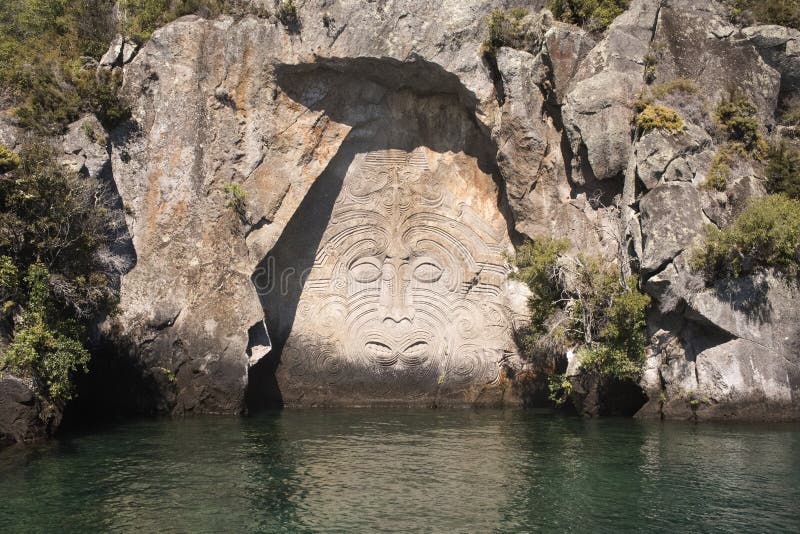 Baie Maori Rock Carving De Mine Photographie éditorial - Image du ...