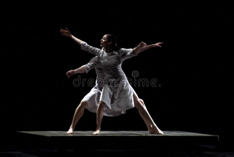 Ballet moderno dancers-3 foto de archivo editorial. Imagen de moderno ...