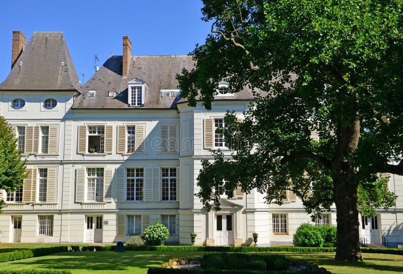 Bailly, France - April 3 2017 : Castle Editorial Photography - Image of ...