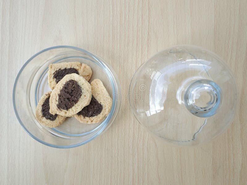 Cookies in glass bowl stock image. Image of brown, dessert - 143254875
