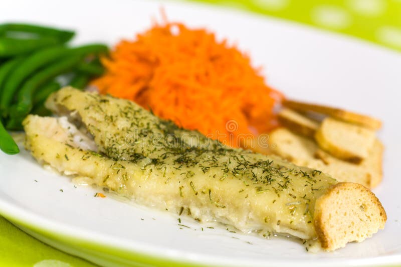 Baked Fish with Green Beans Stock Image - Image of roasted, toast: 18043037
