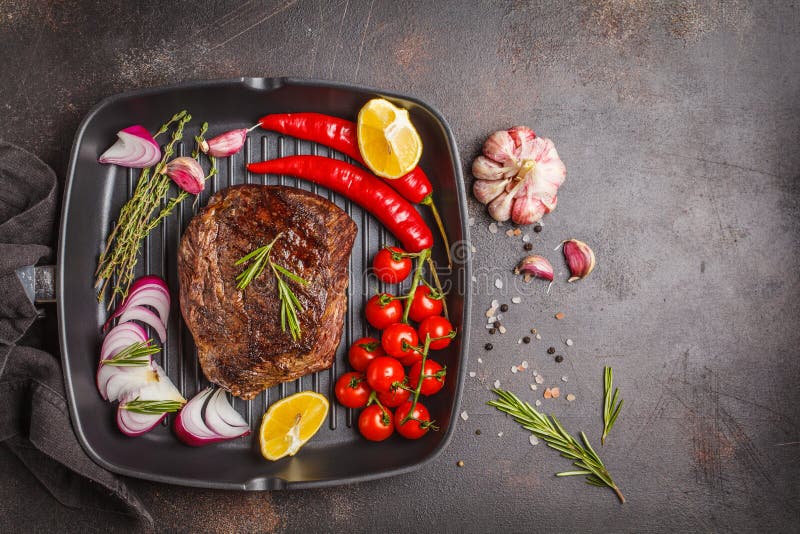 Baked Grilled Beef Slice in a Scoop with Spices and Vegetables, Stock ...