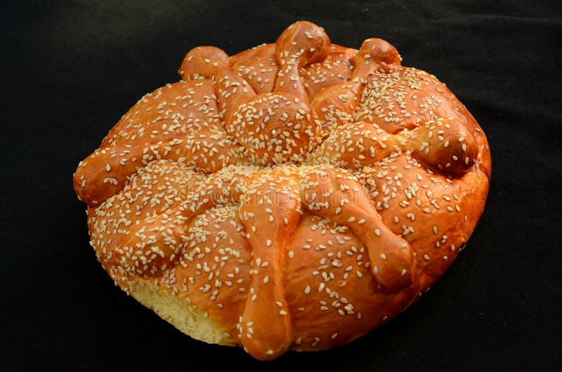 AraÃ±a Bread Loaf Halloween Spider Bread Loaf Stock Photo - Image of ...