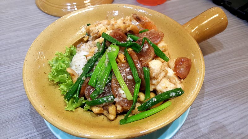 Baked Rice in Clay Pot Very Hot an Yummy Stock Photo - Image of garlic ...