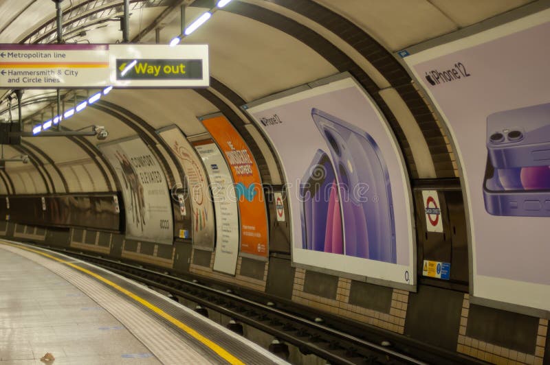 BAKER STREET, LONDON, ENGLAND- 6 May 2021: Roundel at Baker Street ...