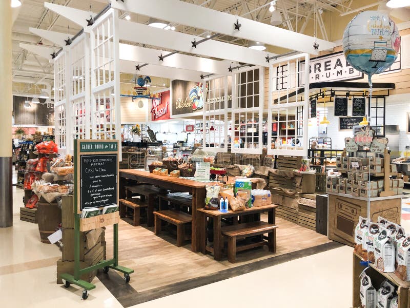 Bakery Area of a Lowe`s Grocery Store in Mount Pleasant, SC Editorial ...