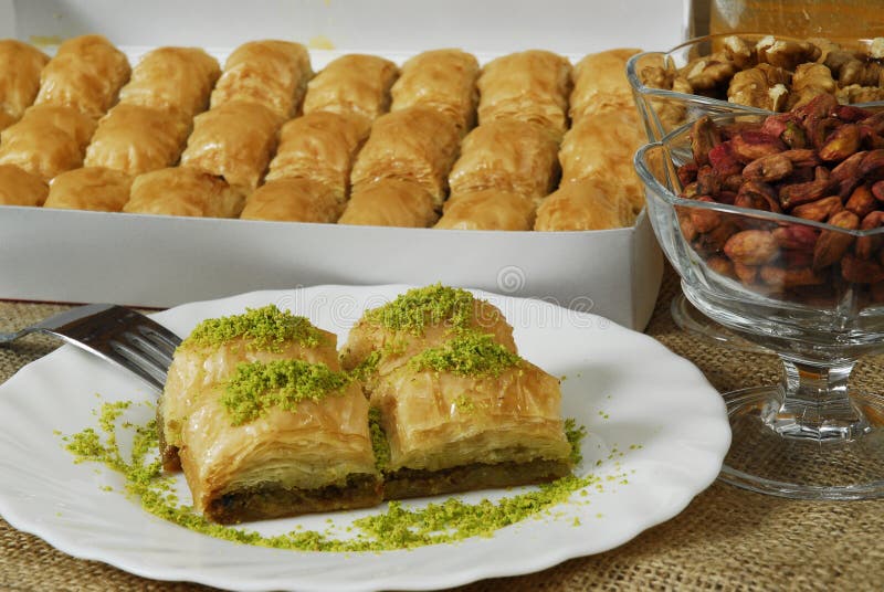 Baklava - Dessert Turc - Baklawa Image stock - Image du moyen, favorisé ...
