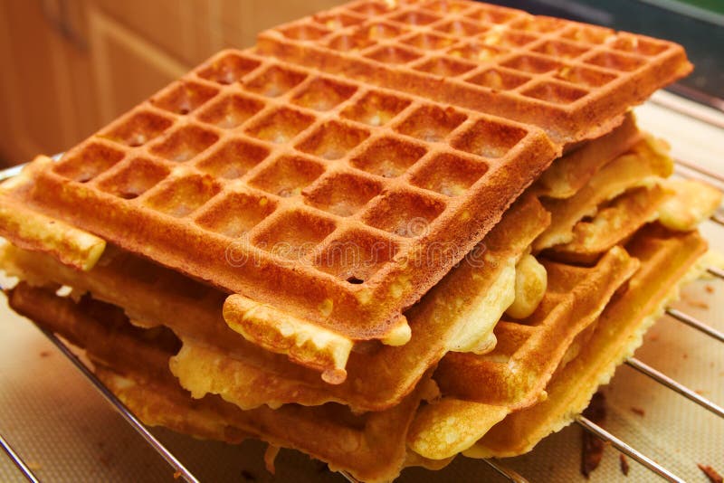 Baksel Brussel Waffels - Serie - 4 Van 5 Stock Afbeelding - Image of ...