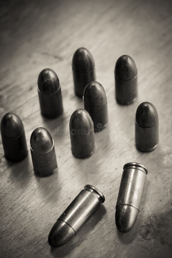 Bala de 9mm para uma arma foto de stock. Imagem de calibre - 51995706