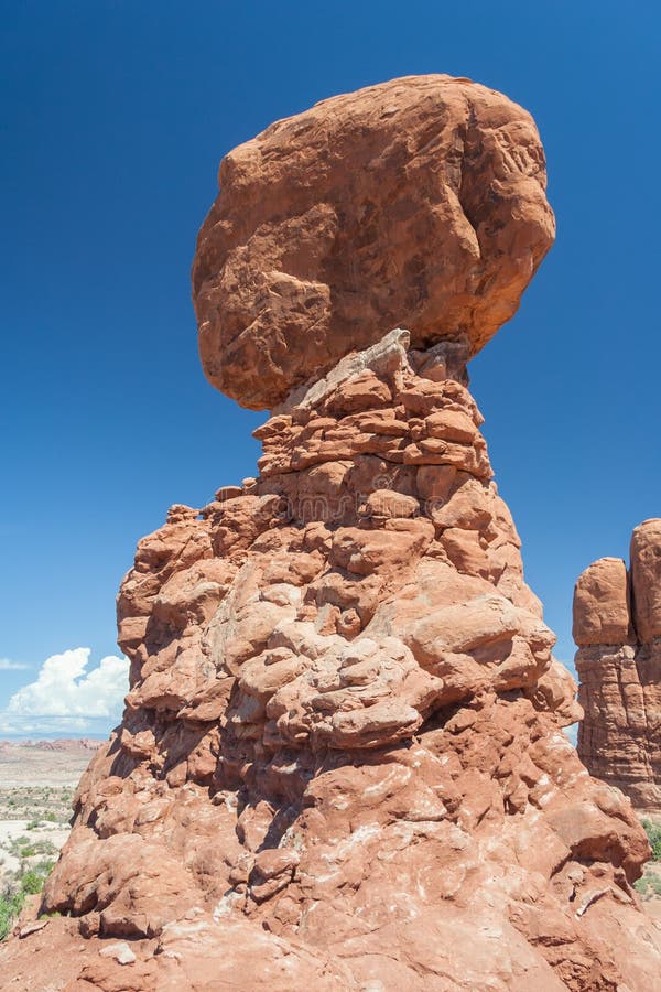 Balanced Rock in Arches National Park Utah USA Stock Image - Image of ...